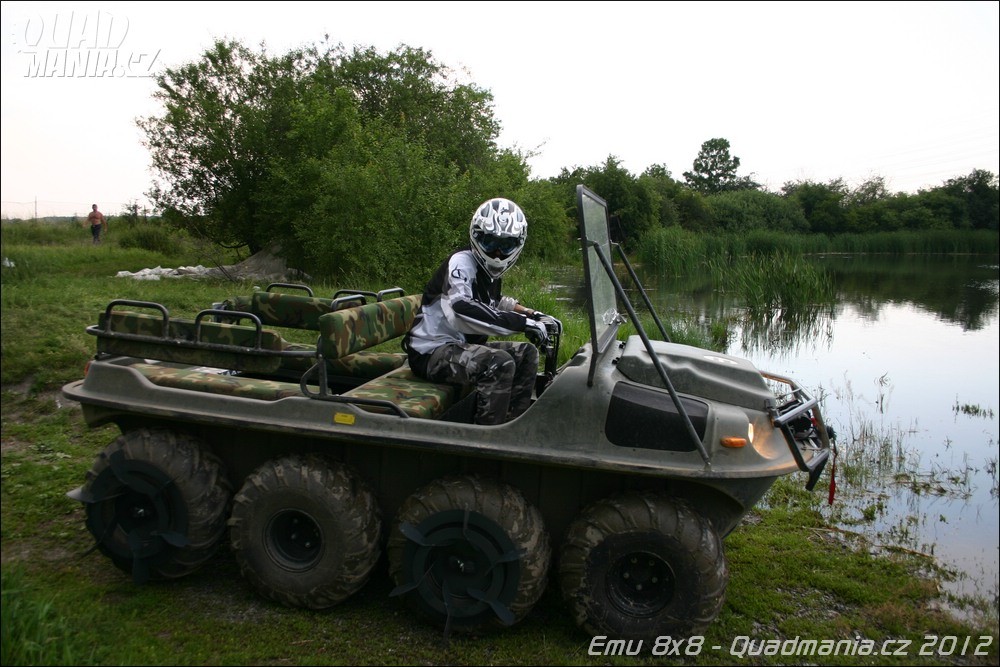 Emu 8x8 | články Quadmania.cz